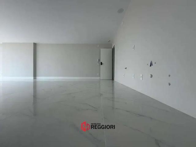 Apartamento para Venda em Balneário Camboriú/SC Centro 3 Quartos