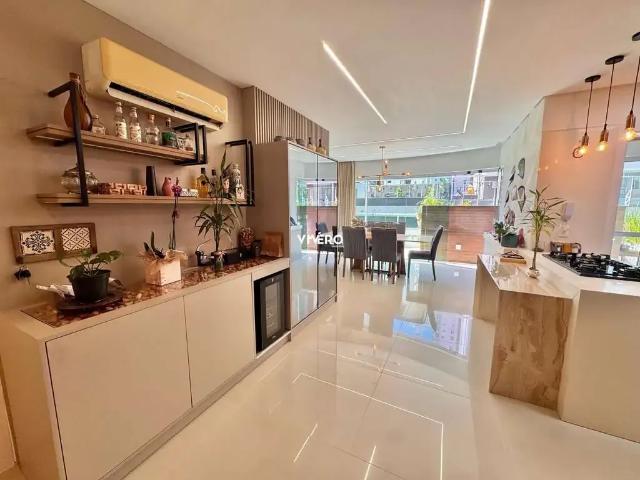 Apartamento para Venda em Balneário Camboriú/SC Centro 3 Quartos