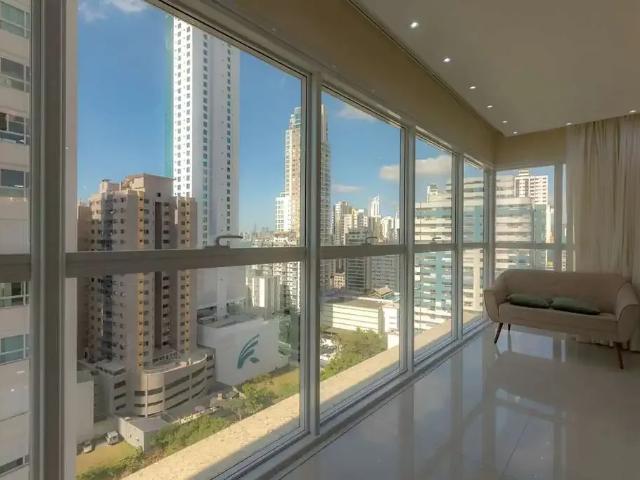 Apartamento para Venda em Balneário Camboriú/SC Centro 3 Quartos