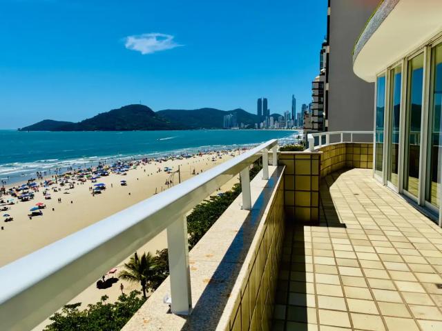 Apartamento para Venda em Balneário Camboriú/SC Centro 3 Quartos