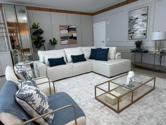 Apartamento para Venda em Balneário Camboriú/SC Centro 3 Quartos