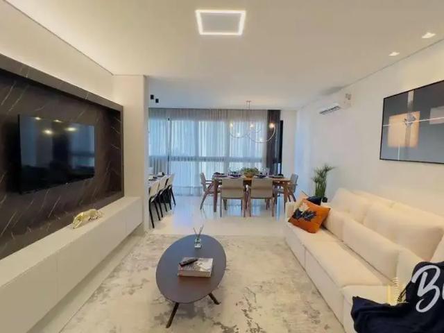 Apartamento para Venda em Balneário Camboriú/SC Centro 3 Quartos