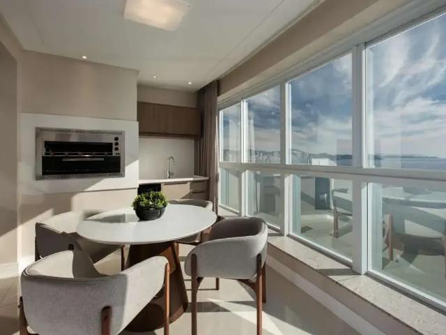 Apartamento para Venda em Balneário Camboriú/SC Centro 3 Quartos