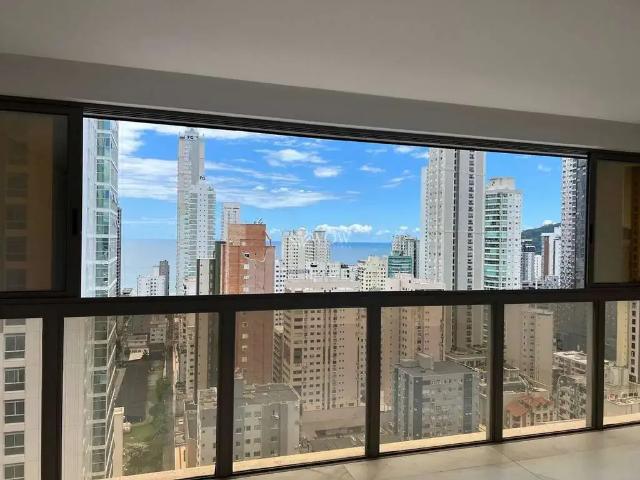 Apartamento para Venda em Balneário Camboriú/SC Centro 3 Quartos