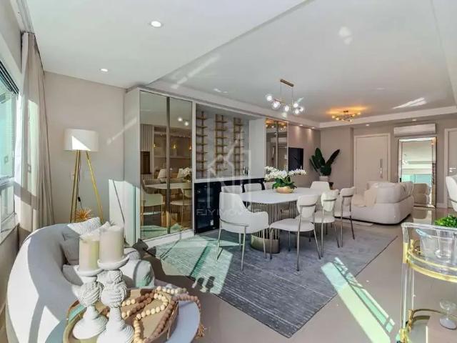 Apartamento para Venda em Balneário Camboriú/SC Centro 3 Quartos