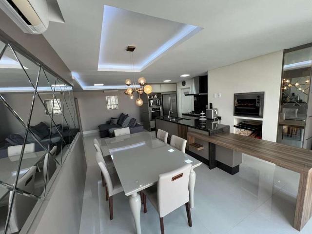 Apartamento para Venda em Balneário Camboriú/SC Centro 3 Quartos
