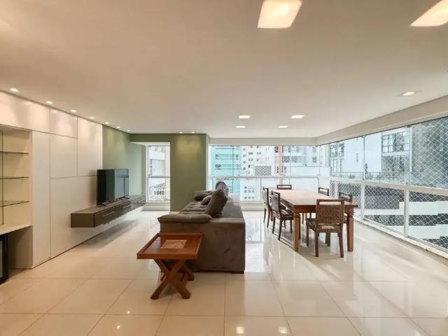Apartamento para Venda em Balneário Camboriú/SC Centro 3 Quartos