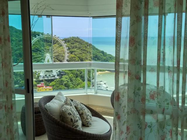 Apartamento para Venda em Balneário Camboriú/SC Centro 3 Quartos