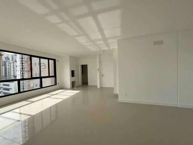 Apartamento para Venda em Balneário Camboriú/SC Centro 3 Quartos