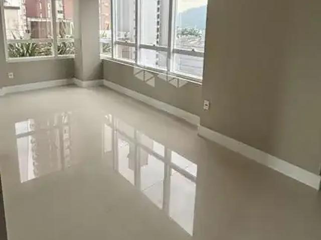 Apartamento para Venda em Balneário Camboriú/SC Centro 3 Quartos
