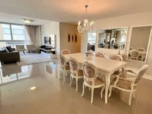 Apartamento para Venda em Balneário Camboriú/SC Centro 3 Quartos