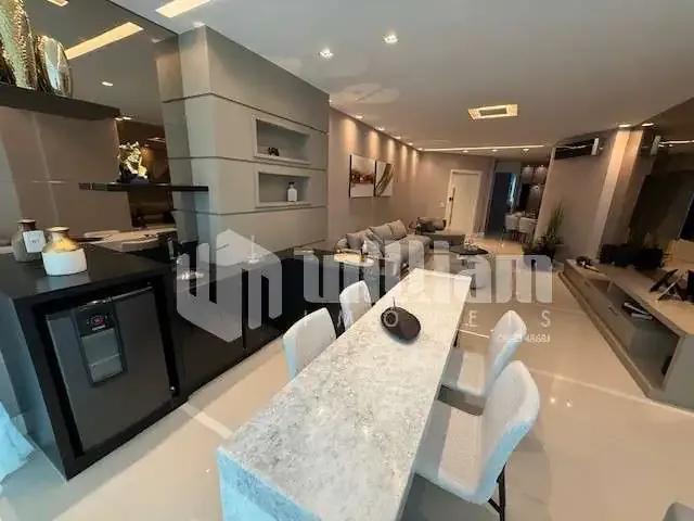 Apartamento para Venda em Balneário Camboriú/SC Centro 3 Quartos