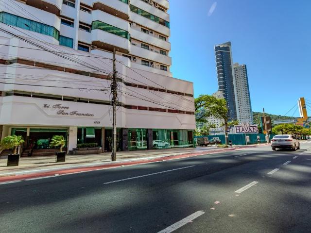 Apartamento para Venda em Balneário Camboriú/SC Centro 3 Quartos
