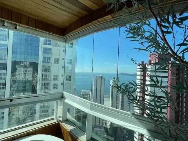 Apartamento para Venda em Balneário Camboriú/SC Centro 3 Quartos