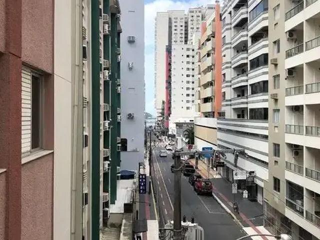Apartamento para Venda em Balneário Camboriú/SC Centro 3 Quartos
