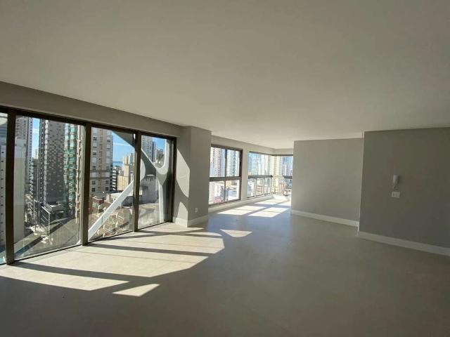 Apartamento para Venda em Balneário Camboriú/SC Centro 3 Quartos