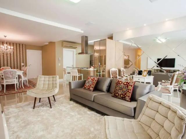 Apartamento para Venda em Balneário Camboriú/SC Centro 3 Quartos