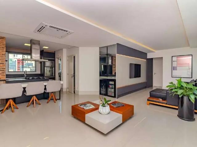 Apartamento para Venda em Balneário Camboriú/SC Centro 3 Quartos