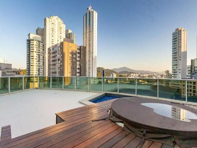 Apartamento para Venda em Balneário Camboriú/SC Centro 3 Quartos