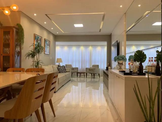 Apartamento para Venda em Balneário Camboriú/SC Centro 3 Quartos