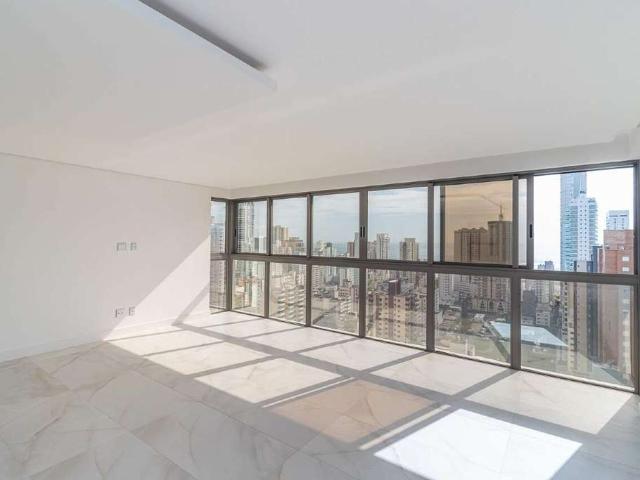 Apartamento para Venda em Balneário Camboriú/SC Centro 3 Quartos