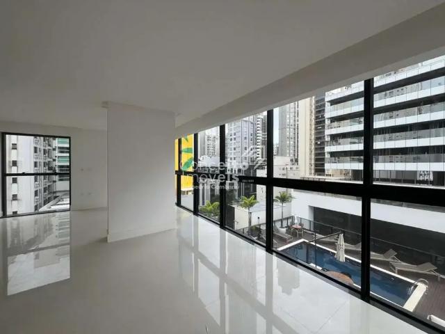 Apartamento para Venda em Balneário Camboriú/SC Centro 3 Quartos