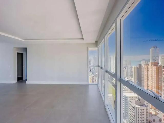 Apartamento para Venda em Balneário Camboriú/SC Centro 3 Quartos