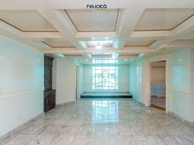 Apartamento para Venda em Balneário Camboriú/SC Centro 3 Quartos