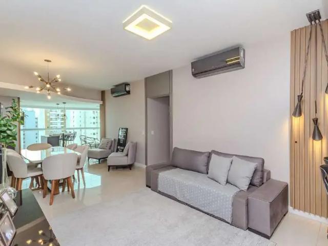 Apartamento para Venda em Balneário Camboriú/SC Centro 3 Quartos