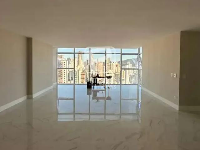 Apartamento para Venda em Balneário Camboriú/SC Centro 3 Quartos