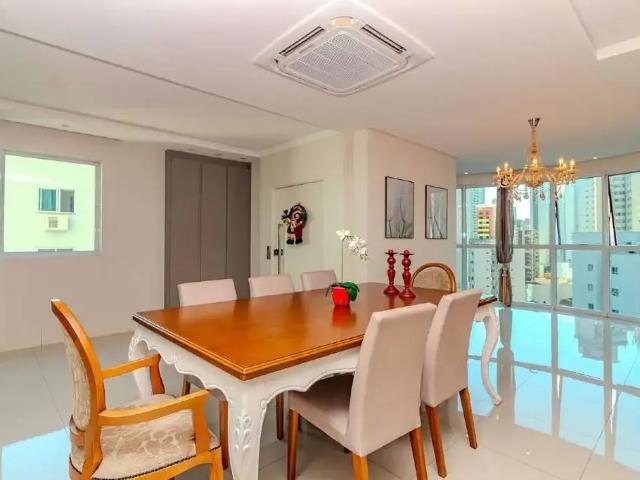 Apartamento para Venda em Balneário Camboriú/SC Centro 3 Quartos