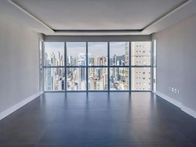 Apartamento para Venda em Balneário Camboriú/SC Centro 3 Quartos