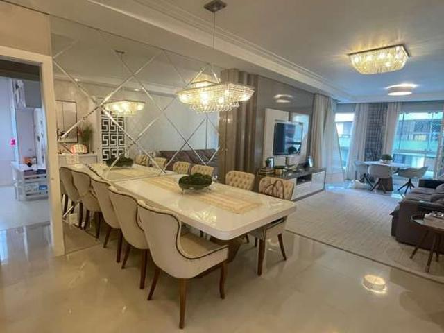 Apartamento para Venda em Balneário Camboriú/SC Centro 3 Quartos