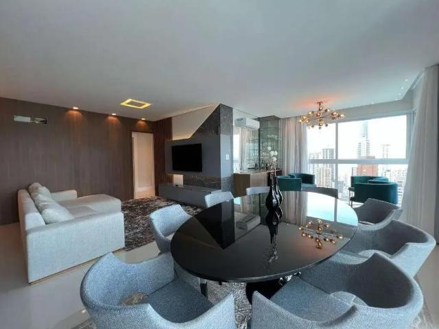 Apartamento para Venda em Balneário Camboriú/SC Centro 3 Quartos