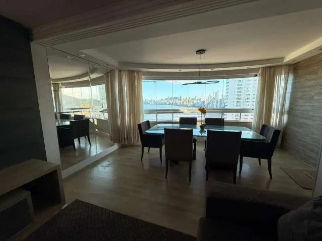 Apartamento para Venda em Balneário Camboriú/SC Centro 3 Quartos