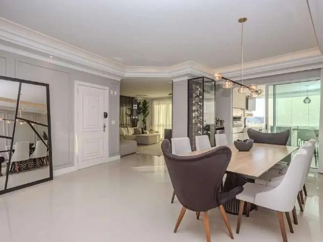 Apartamento para Venda em Balneário Camboriú/SC Centro 3 Quartos