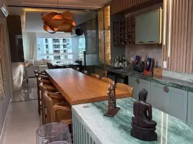 Apartamento para Venda em Balneário Camboriú/SC Centro 3 Quartos