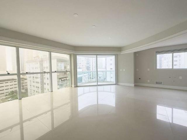 Apartamento para Venda em Balneário Camboriú/SC Centro 3 Quartos