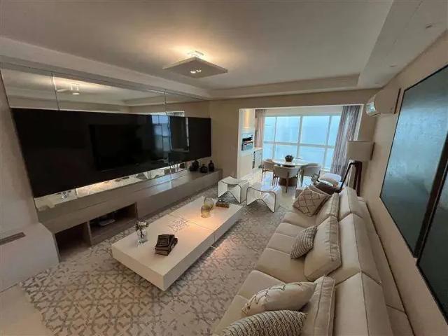 Apartamento para Venda em Balneário Camboriú/SC Centro 3 Quartos
