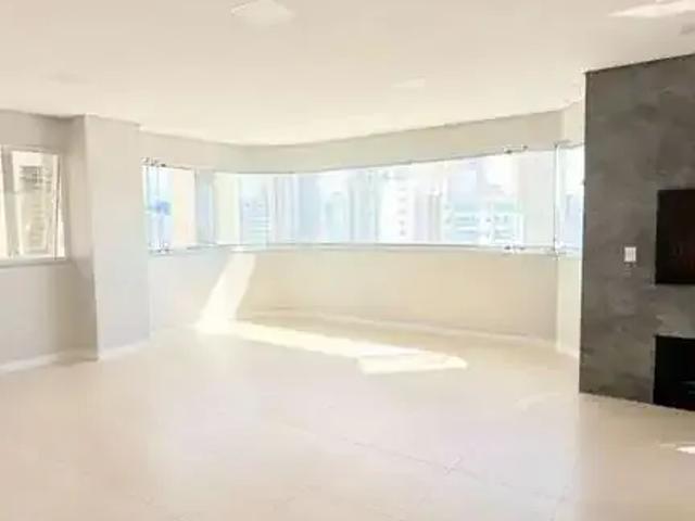 Apartamento para Venda em Balneário Camboriú/SC Centro 3 Quartos