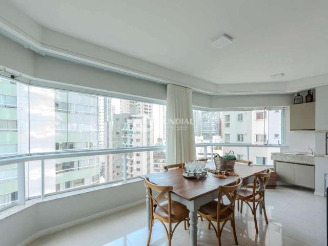 Apartamento para Venda em Balneário Camboriú/SC Centro 3 Quartos
