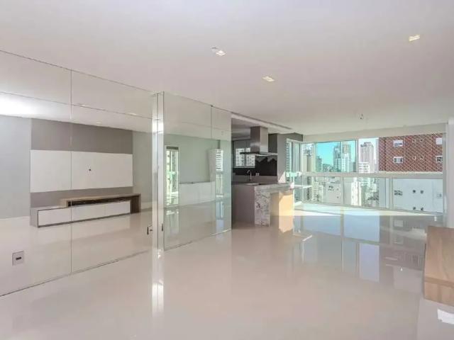 Apartamento para Venda em Balneário Camboriú/SC Centro 3 Quartos