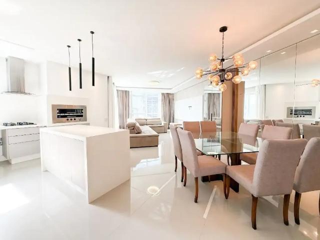Apartamento para Venda em Balneário Camboriú/SC Centro 3 Quartos