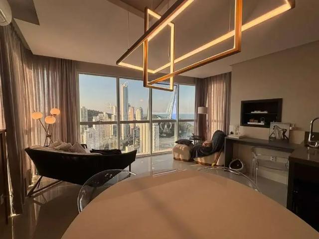 Apartamento para Venda em Balneário Camboriú/SC Centro 3 Quartos