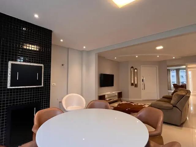 Apartamento para Venda em Balneário Camboriú/SC Centro 3 Quartos