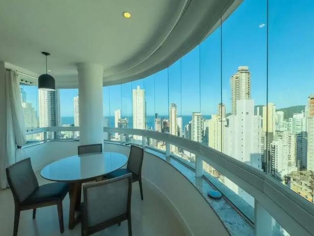Apartamento para Venda em Balneário Camboriú/SC Centro 3 Quartos