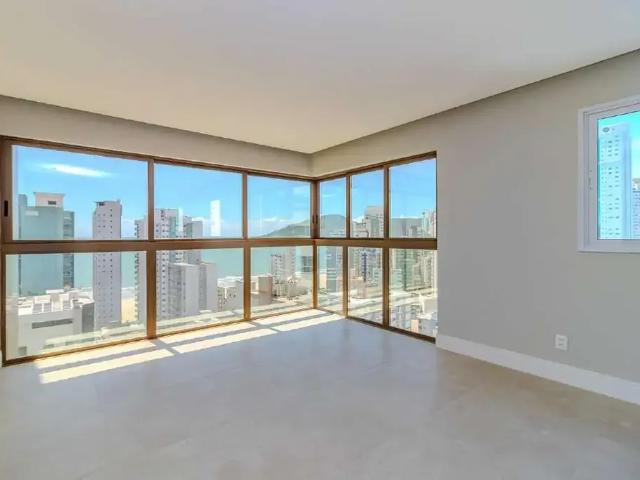Apartamento para Venda em Balneário Camboriú/SC Centro 3 Quartos