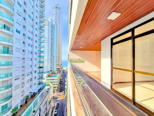 Apartamento para Venda em Balneário Camboriú/SC Centro 3 Quartos