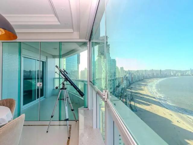 Apartamento para Venda em Balneário Camboriú/SC Centro 3 Quartos