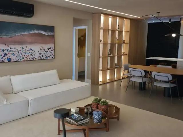 Apartamento para Venda em Balneário Camboriú/SC Centro 3 Quartos
